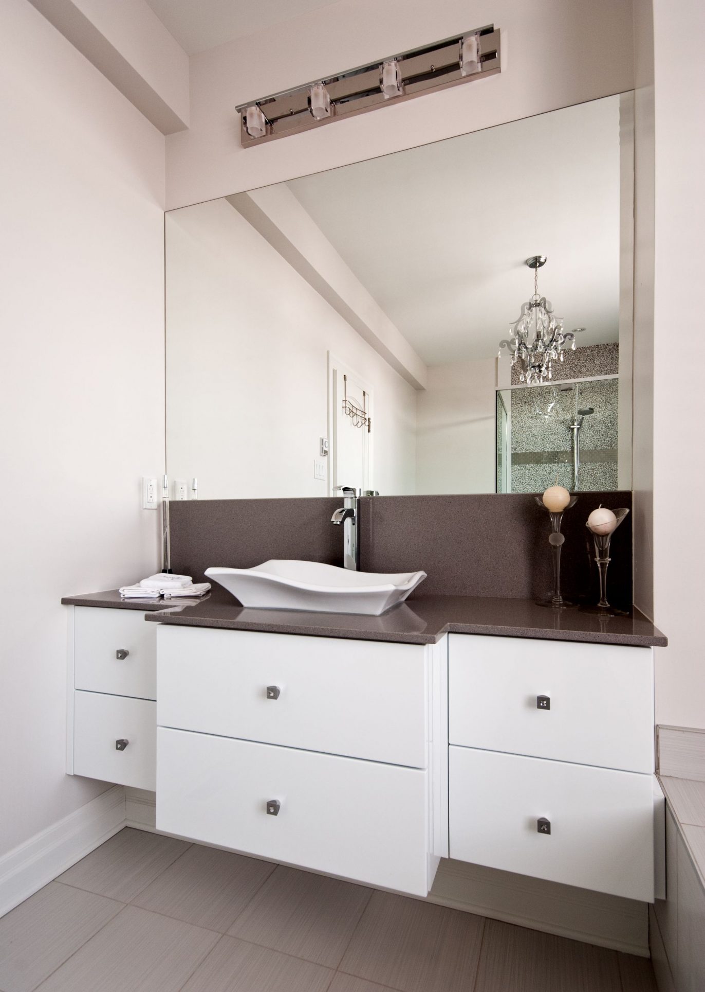 Salles de bain sur mesure: laque mat sur MDF | Ateliers Jacob